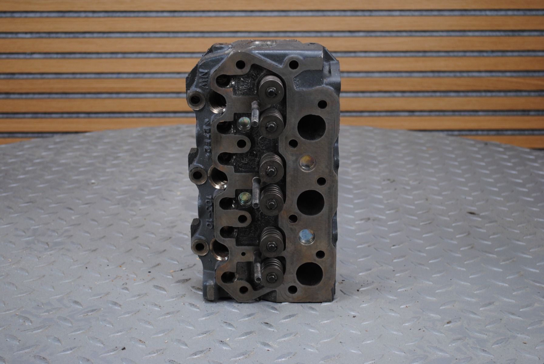 Cylinder head 103-10 - Mypartsplace - Diesel engine and Cylinder head 103-10 - Mypartsplace - Diesel engine and